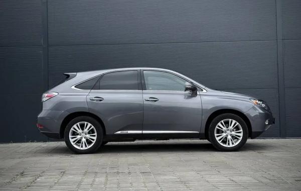 Grey Lexus RX 2012 in Riga, with an engine capacity of 3.50 L and mileage of 144 thousand km for 13750 €, photo 5 on AUTOMOTO.COM.LV