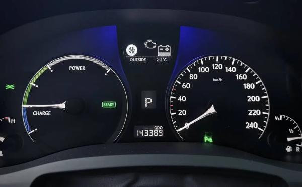 Grey Lexus RX 2012 in Riga, with an engine capacity of 3.50 L and mileage of 144 thousand km for 13750 €, photo 8 on AUTOMOTO.COM.LV