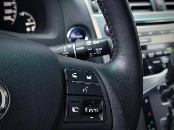 Grey Lexus RX 2012 in Riga, with an engine capacity of 3.50 L and mileage of 144 thousand km for 13750 €, photo 10 on AUTOMOTO.COM.LV