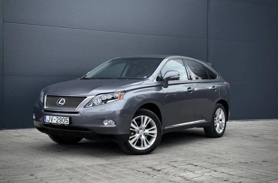 Grey Lexus RX 2012 in Riga, with an engine capacity of 3.50 L and mileage of 144 thousand km for 13750 €, photo 1 on AUTOMOTO.COM.LV