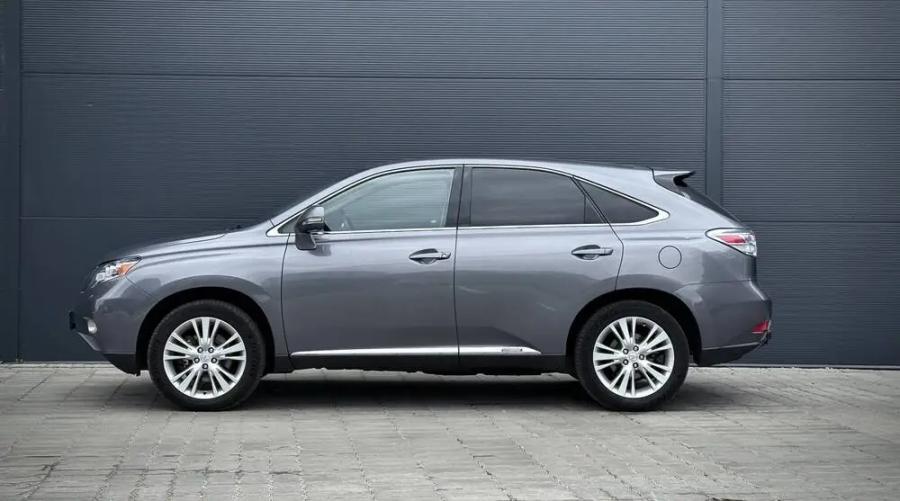 Grey Lexus RX 2012 in Riga, with an engine capacity of 3.50 L and mileage of 144 thousand km for 13750 €, photo 3 on AUTOMOTO.COM.LV