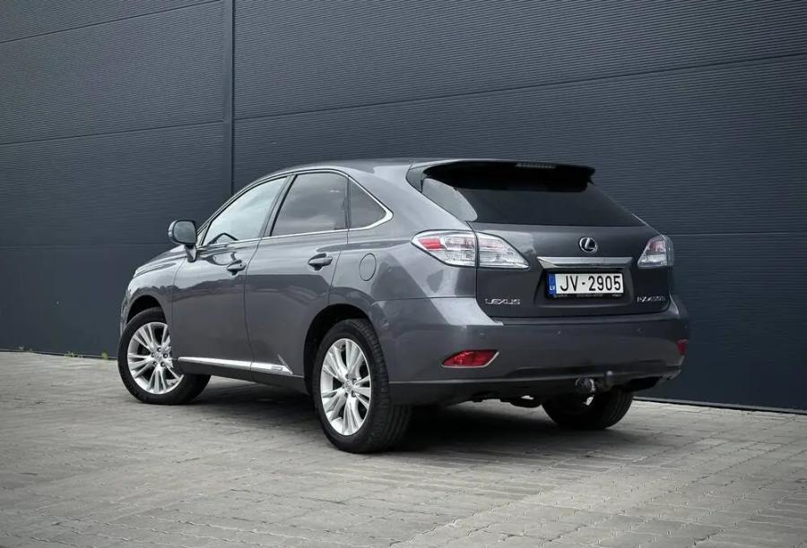 Grey Lexus RX 2012 in Riga, with an engine capacity of 3.50 L and mileage of 144 thousand km for 13750 €, photo 4 on AUTOMOTO.COM.LV