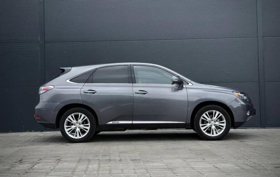 Grey Lexus RX 2012 in Riga, with an engine capacity of 3.50 L and mileage of 144 thousand km for 13750 €, photo 6 on AUTOMOTO.COM.LV