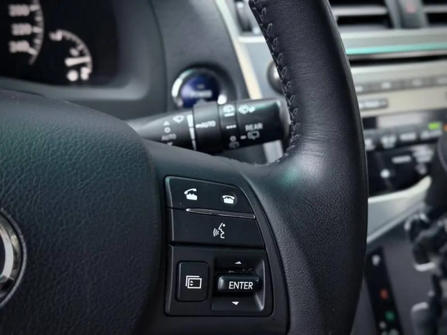 Grey Lexus RX 2012 in Riga, with an engine capacity of 3.50 L and mileage of 144 thousand km for 13750 €, photo 11 on AUTOMOTO.COM.LV