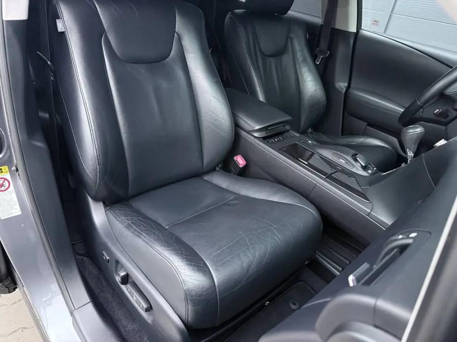 Grey Lexus RX 2012 in Riga, with an engine capacity of 3.50 L and mileage of 144 thousand km for 13750 €, photo 14 on AUTOMOTO.COM.LV