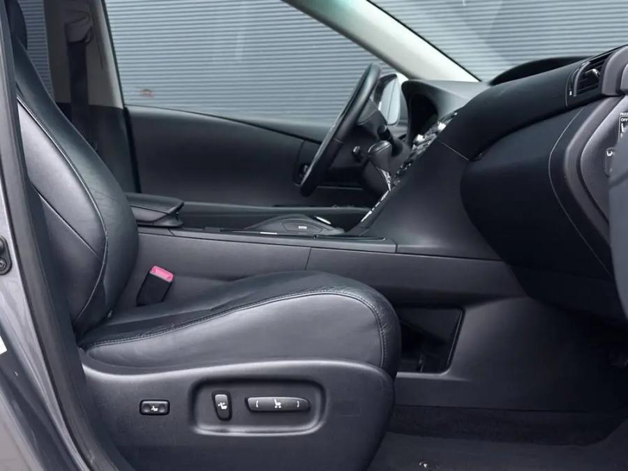 Grey Lexus RX 2012 in Riga, with an engine capacity of 3.50 L and mileage of 144 thousand km for 13750 €, photo 15 on AUTOMOTO.COM.LV