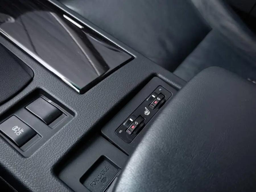 Grey Lexus RX 2012 in Riga, with an engine capacity of 3.50 L and mileage of 144 thousand km for 13750 €, photo 22 on AUTOMOTO.COM.LV