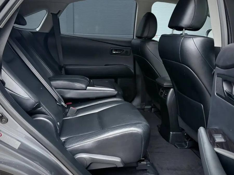 Grey Lexus RX 2012 in Riga, with an engine capacity of 3.50 L and mileage of 144 thousand km for 13750 €, photo 23 on AUTOMOTO.COM.LV
