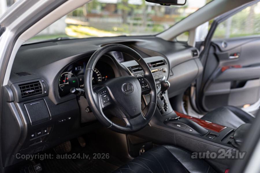 Grey Lexus RX 2012 in Tallinn, with an engine capacity of 3.50 L and mileage of 274 thousand km for 10900 €, photo 8 on AUTOMOTO.COM.LV