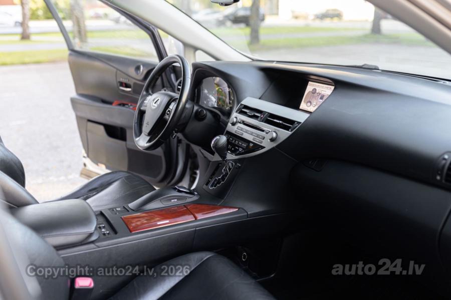 Grey Lexus RX 2012 in Tallinn, with an engine capacity of 3.50 L and mileage of 274 thousand km for 10900 €, photo 15 on AUTOMOTO.COM.LV