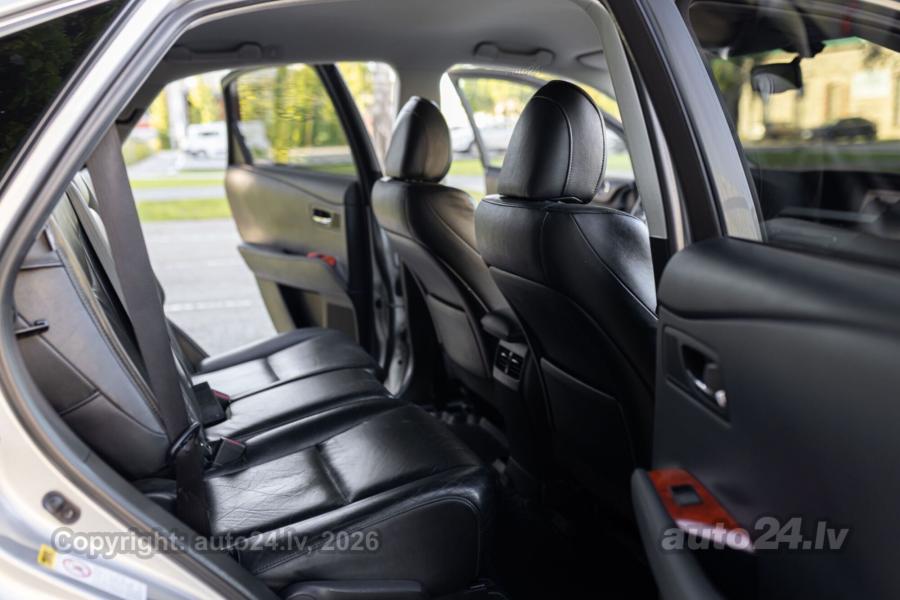 Grey Lexus RX 2012 in Tallinn, with an engine capacity of 3.50 L and mileage of 274 thousand km for 10900 €, photo 18 on AUTOMOTO.COM.LV