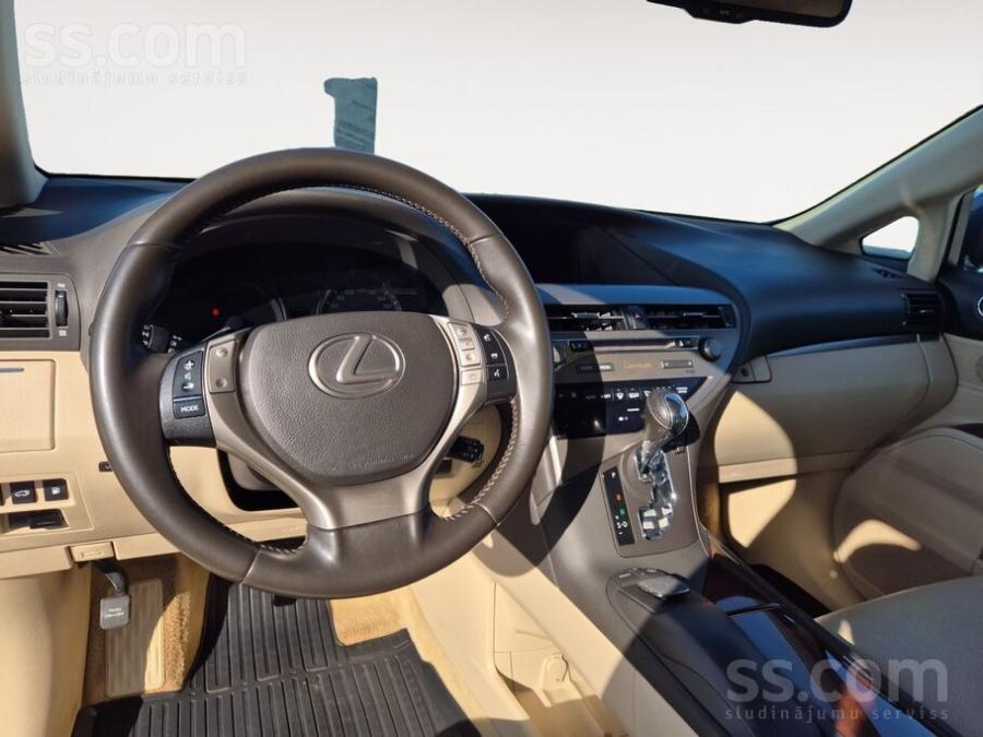 Pelēks Lexus RX 2013 Rīga, ar dzinēja tilpumu 3.50 L un nobraukumu 142 tūkst. km par 16700 €, foto 9 vietnē AUTOMOTO.COM.LV