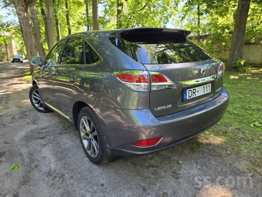 Grey Lexus RX 2013 in Riga, with an engine capacity of 3.50 L and mileage of 228 thousand km for 16200 €, photo 4 on AUTOMOTO.COM.LV