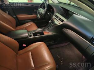 Grey Lexus RX 2013 in Riga, with an engine capacity of 3.50 L and mileage of 228 thousand km for 16200 €, photo 10 on AUTOMOTO.COM.LV