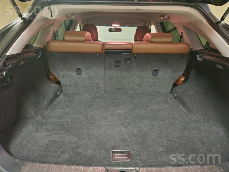 Grey Lexus RX 2013 in Riga, with an engine capacity of 3.50 L and mileage of 228 thousand km for 16200 €, photo 13 on AUTOMOTO.COM.LV