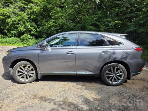 Pelēks Lexus RX 2013 Rīga, ar dzinēja tilpumu 3.50 L un nobraukumu 229 tūkst. km par 15350 €, foto 3 vietnē AUTOMOTO.COM.LV