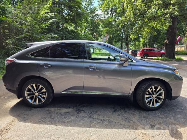 Pelēks Lexus RX 2013 Rīga, ar dzinēja tilpumu 3.50 L un nobraukumu 229 tūkst. km par 15350 €, foto 6 vietnē AUTOMOTO.COM.LV