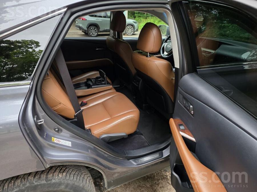 Pelēks Lexus RX 2013 Rīga, ar dzinēja tilpumu 3.50 L un nobraukumu 229 tūkst. km par 15350 €, foto 13 vietnē AUTOMOTO.COM.LV