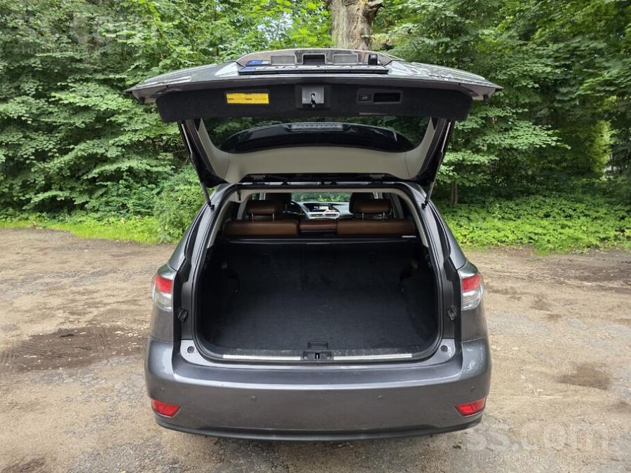 Pelēks Lexus RX 2013 Rīga, ar dzinēja tilpumu 3.50 L un nobraukumu 229 tūkst. km par 15350 €, foto 20 vietnē AUTOMOTO.COM.LV
