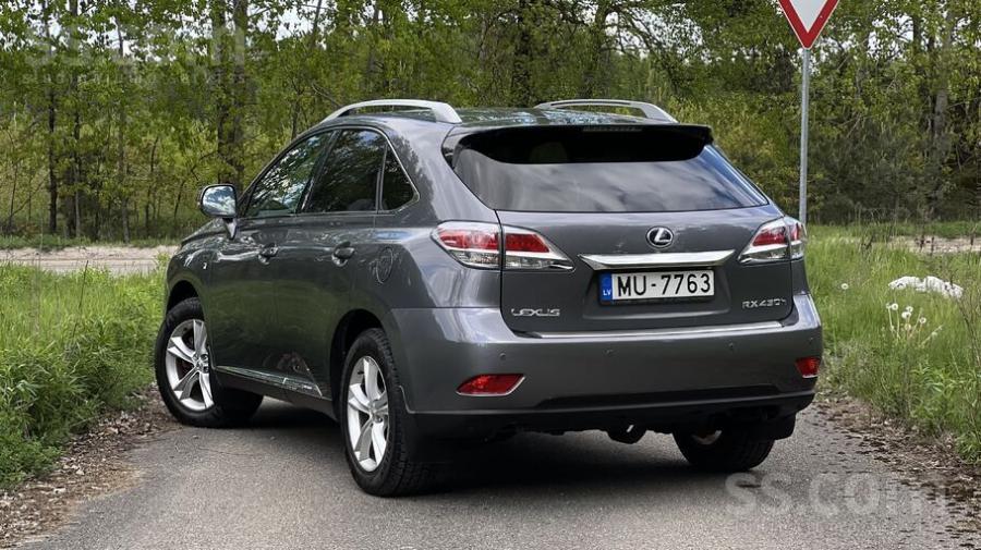 Grey Lexus RX 2013 in Riga, with an engine capacity of 3.50 L and mileage of 266 thousand km for 15500 €, photo 7 on AUTOMOTO.COM.LV