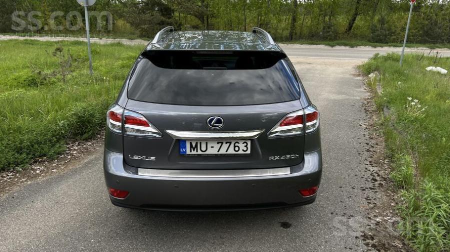 Grey Lexus RX 2013 in Riga, with an engine capacity of 3.50 L and mileage of 266 thousand km for 15500 €, photo 8 on AUTOMOTO.COM.LV