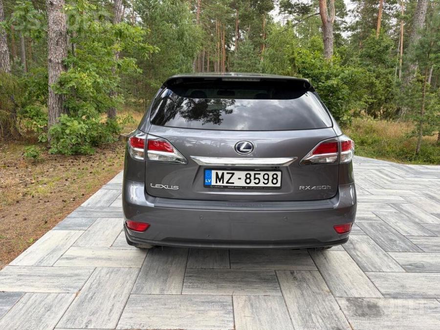 Grey Lexus RX 2013 in Riga, with an engine capacity of 3.50 L and mileage of 440 thousand km for 9450 €, photo 4 on AUTOMOTO.COM.LV