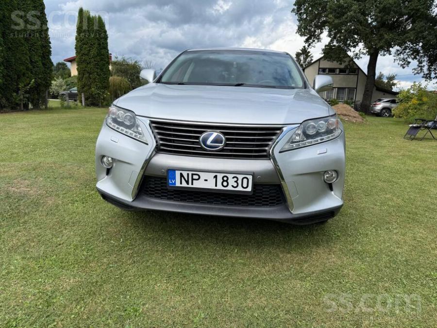 Grey Lexus RX 2013 in Riga, with an engine capacity of 3.50 L and mileage of 244 thousand km for 15600 €, photo 3 on AUTOMOTO.COM.LV