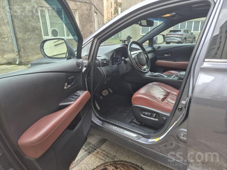 Grey Lexus RX 2014 in Riga, with an engine capacity of 3.50 L and mileage of 122 thousand km for 13900 €, photo 10 on AUTOMOTO.COM.LV