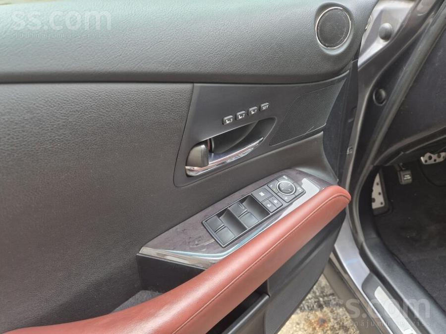 Grey Lexus RX 2014 in Riga, with an engine capacity of 3.50 L and mileage of 122 thousand km for 13900 €, photo 11 on AUTOMOTO.COM.LV