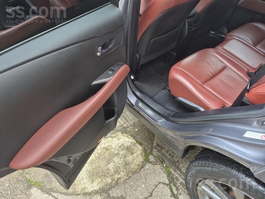Grey Lexus RX 2014 in Riga, with an engine capacity of 3.50 L and mileage of 122 thousand km for 13900 €, photo 12 on AUTOMOTO.COM.LV