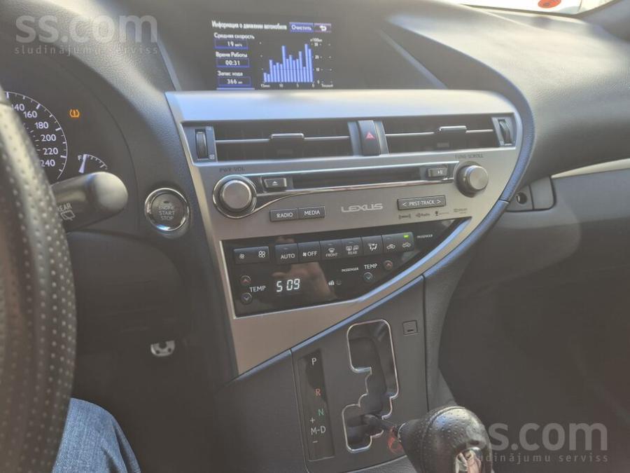 Grey Lexus RX 2014 in Riga, with an engine capacity of 3.50 L and mileage of 122 thousand km for 13900 €, photo 25 on AUTOMOTO.COM.LV