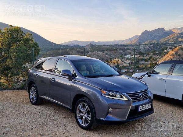 Grey Lexus RX 2015 in Riga, with an engine capacity of 3.50 L and mileage of 282 thousand km for 15500 €, photo 2 on AUTOMOTO.COM.LV