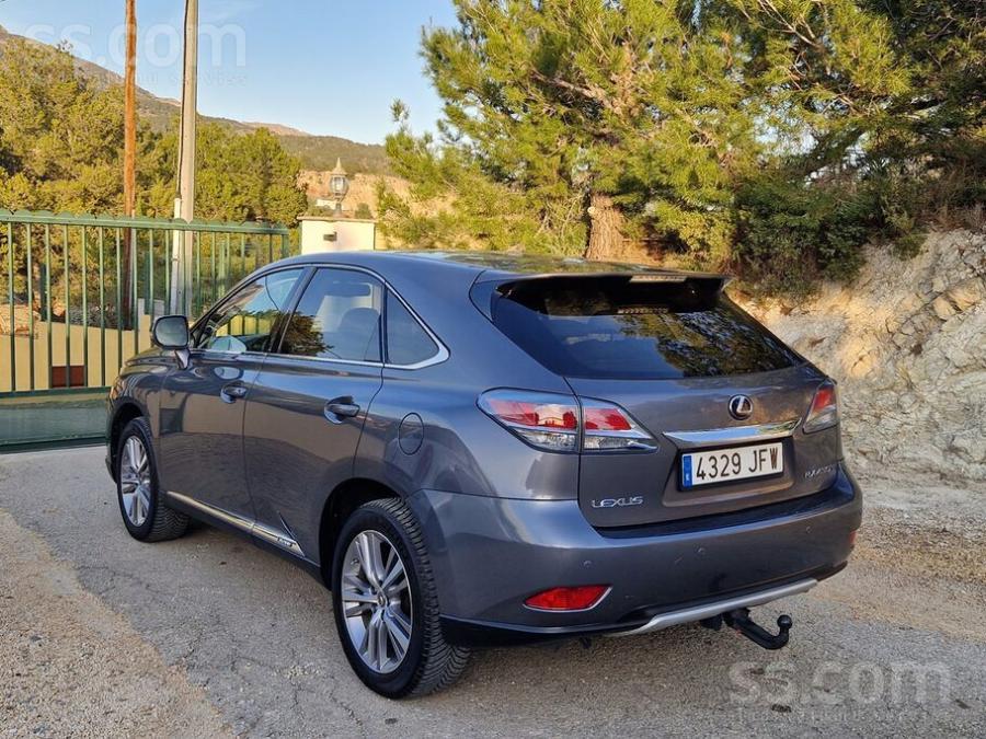 Pelēks Lexus RX 2015 Rīga, ar dzinēja tilpumu 3.50 L un nobraukumu 282 tūkst. km par 15500 €, foto 4 vietnē AUTOMOTO.COM.LV