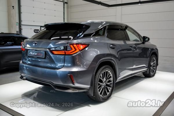 Pelēks Lexus RX 2016 Tallina, ar dzinēja tilpumu 3.50 L un nobraukumu 104 tūkst. km par 32500 €, foto 3 vietnē AUTOMOTO.COM.LV