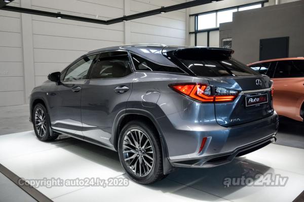 Pelēks Lexus RX 2016 Tallina, ar dzinēja tilpumu 3.50 L un nobraukumu 104 tūkst. km par 32500 €, foto 4 vietnē AUTOMOTO.COM.LV