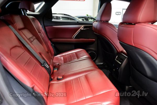 Pelēks Lexus RX 2016 Tallina, ar dzinēja tilpumu 3.50 L un nobraukumu 104 tūkst. km par 32500 €, foto 9 vietnē AUTOMOTO.COM.LV