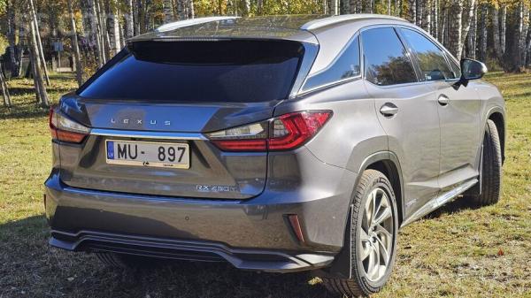 Grey Lexus RX 2016 in Riga, with an engine capacity of 3.50 L and mileage of 185 thousand km for 25000 €, photo 2 on AUTOMOTO.COM.LV