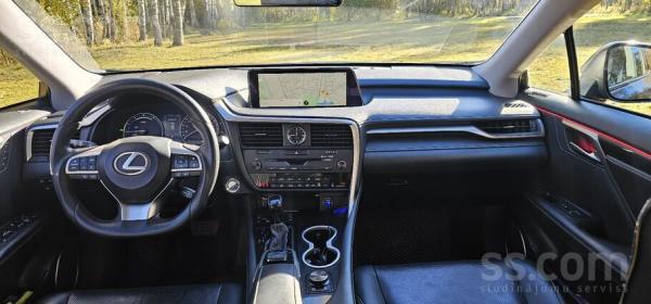 Grey Lexus RX 2016 in Riga, with an engine capacity of 3.50 L and mileage of 185 thousand km for 25000 €, photo 6 on AUTOMOTO.COM.LV