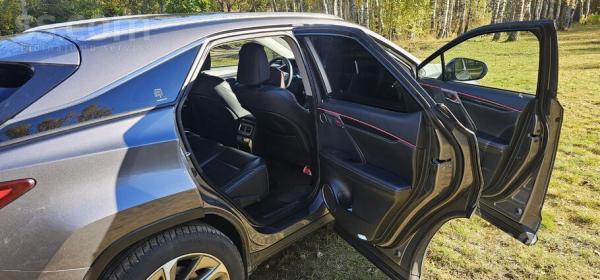 Grey Lexus RX 2016 in Riga, with an engine capacity of 3.50 L and mileage of 185 thousand km for 25000 €, photo 8 on AUTOMOTO.COM.LV