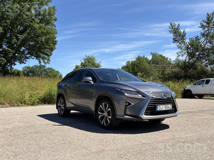 Grey Lexus RX 2016 in Valmiera, with an engine capacity of 3.50 L and mileage of 191 thousand km for 22900 €, photo 3 on AUTOMOTO.COM.LV