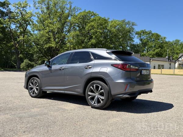 Pelēks Lexus RX 2016 Valmiera, ar dzinēja tilpumu 3.50 L un nobraukumu 191 tūkst. km par 22900 €, foto 5 vietnē AUTOMOTO.COM.LV