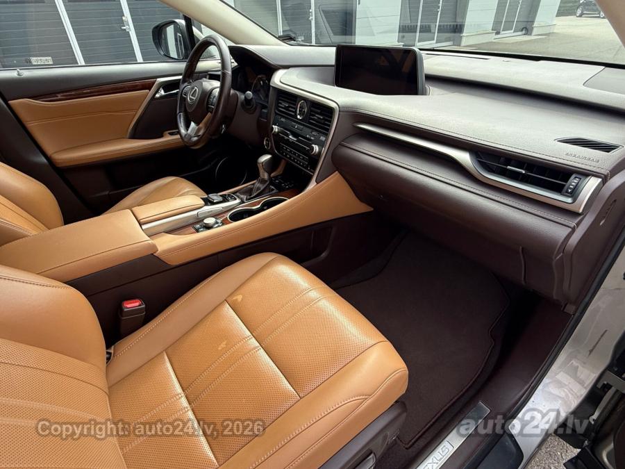 Pelēks Lexus RX 2016 Tallina, ar dzinēja tilpumu 3.50 L un nobraukumu 190 tūkst. km par 24990 €, foto 14 vietnē AUTOMOTO.COM.LV