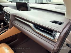 Pelēks Lexus RX 2016 Tallina, ar dzinēja tilpumu 3.50 L un nobraukumu 190 tūkst. km par 24990 €, foto 15 vietnē AUTOMOTO.COM.LV