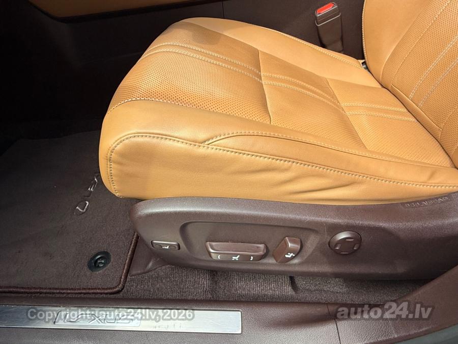 Pelēks Lexus RX 2016 Tallina, ar dzinēja tilpumu 3.50 L un nobraukumu 190 tūkst. km par 24990 €, foto 19 vietnē AUTOMOTO.COM.LV