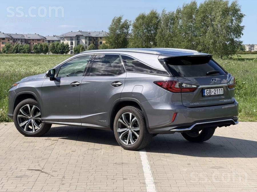 Grey Lexus RX 2018 in Riga, with an engine capacity of 3.50 L and mileage of 110 thousand km for 32500 €, photo 4 on AUTOMOTO.COM.LV