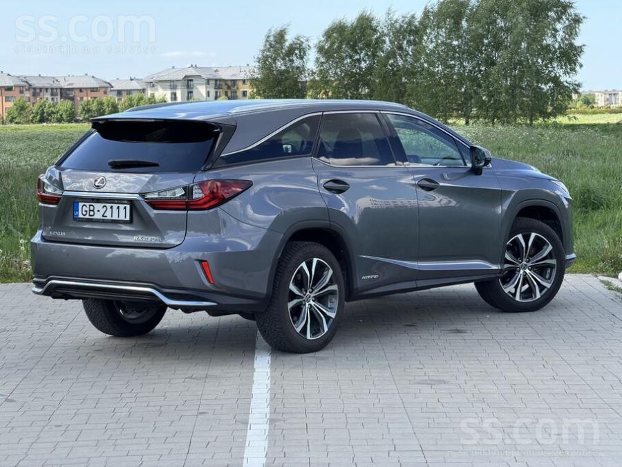 Grey Lexus RX 2018 in Riga, with an engine capacity of 3.50 L and mileage of 110 thousand km for 32500 €, photo 5 on AUTOMOTO.COM.LV