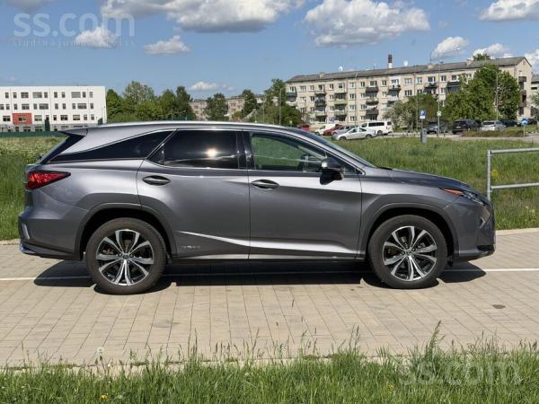 Pelēks Lexus RX 2018 Rīga, ar dzinēja tilpumu 3.50 L un nobraukumu 110 tūkst. km par 32500 €, foto 8 vietnē AUTOMOTO.COM.LV