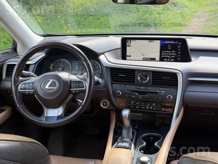 Grey Lexus RX 2018 in Riga, with an engine capacity of 3.50 L and mileage of 110 thousand km for 32500 €, photo 12 on AUTOMOTO.COM.LV