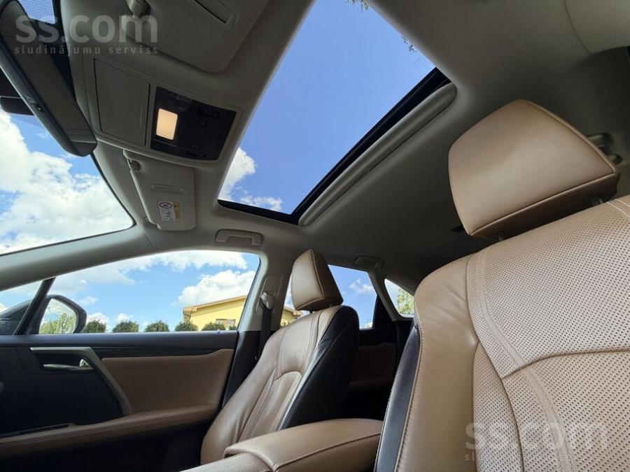 Grey Lexus RX 2018 in Riga, with an engine capacity of 3.50 L and mileage of 110 thousand km for 32500 €, photo 17 on AUTOMOTO.COM.LV