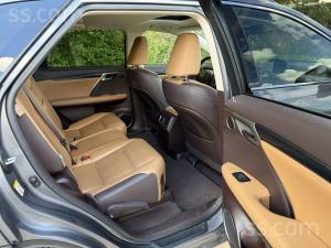 Grey Lexus RX 2018 in Riga, with an engine capacity of 3.50 L and mileage of 110 thousand km for 32500 €, photo 18 on AUTOMOTO.COM.LV